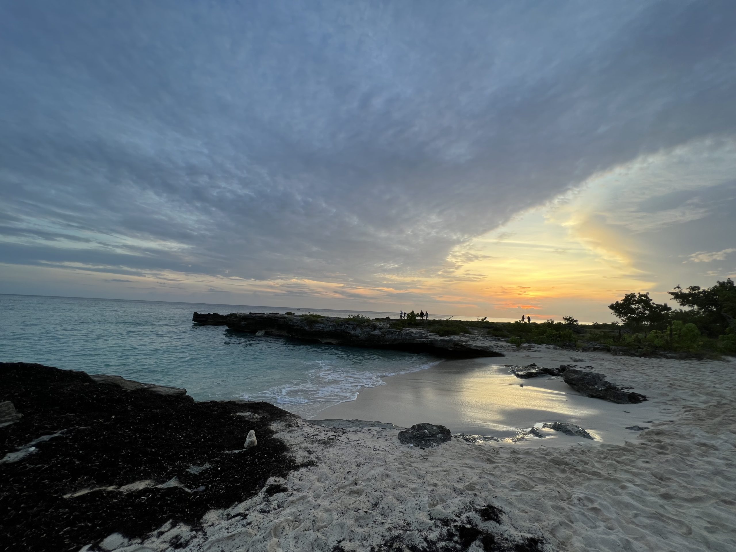 Best Beaches in Cayman Islands - Johnny Journeys